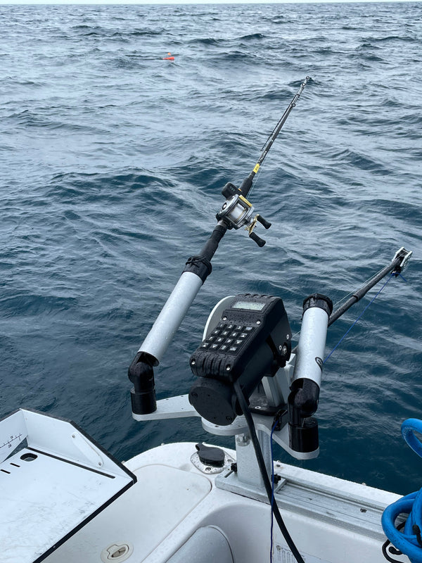 MDDRES-400 MacDaddy Downrigger w/ Ratcheting Rod Holder, Weight Caddy ...